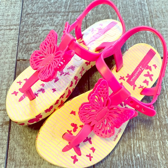 Ipanema | Shoes | Ipanema Hot Pink Butterfly Sandals | Poshmark
